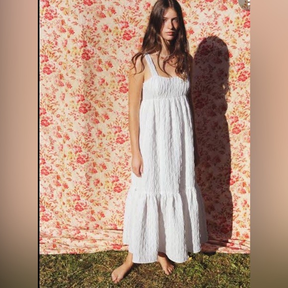 Zara | Dresses | Zara Volumous White Midi Dress | Poshmark